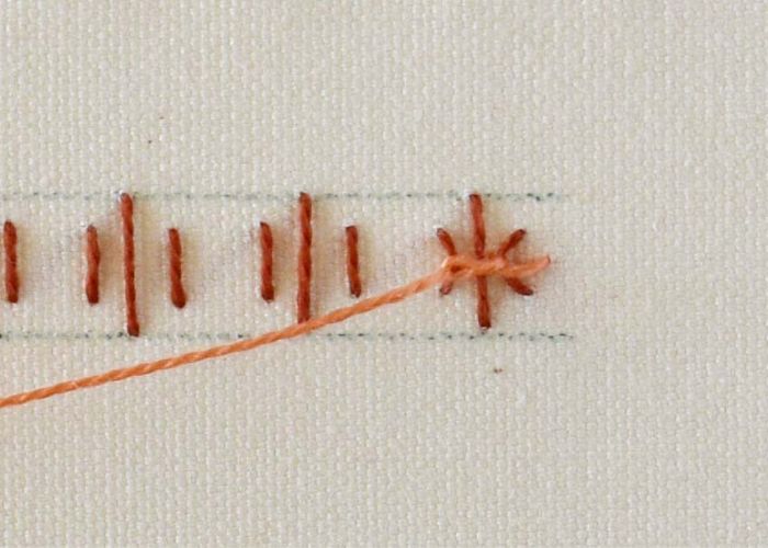 Point de chaînette papillon : Librairie des Points de Broderie